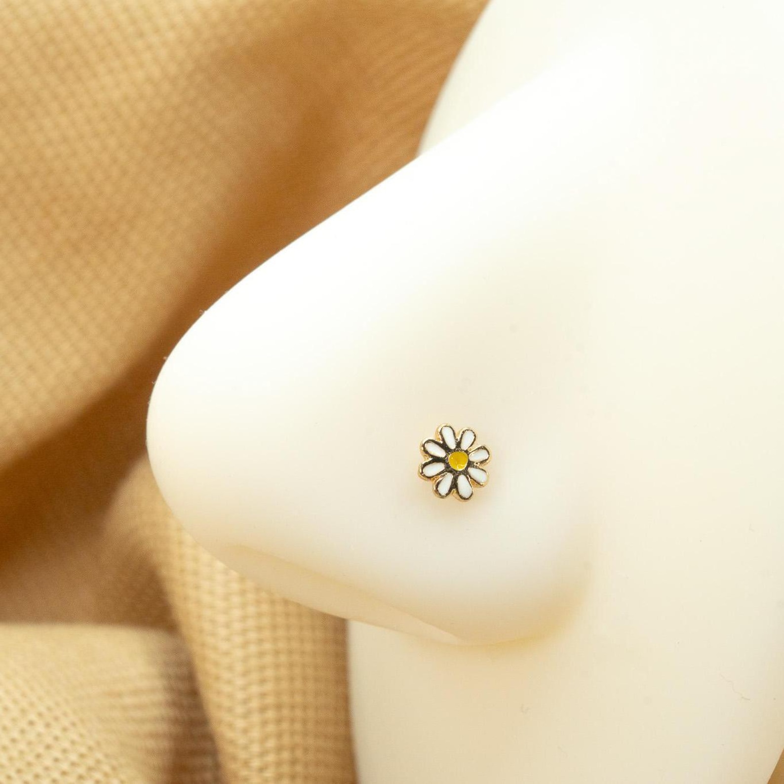 20G White Daisy Flower Nose Stud • Flower Nose Ring • Nose Piercing • L ...