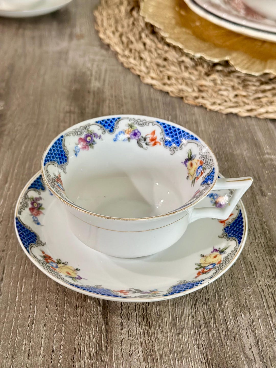 1940’s Vintage Gold Castle China Teacup and Saucer - Etsy