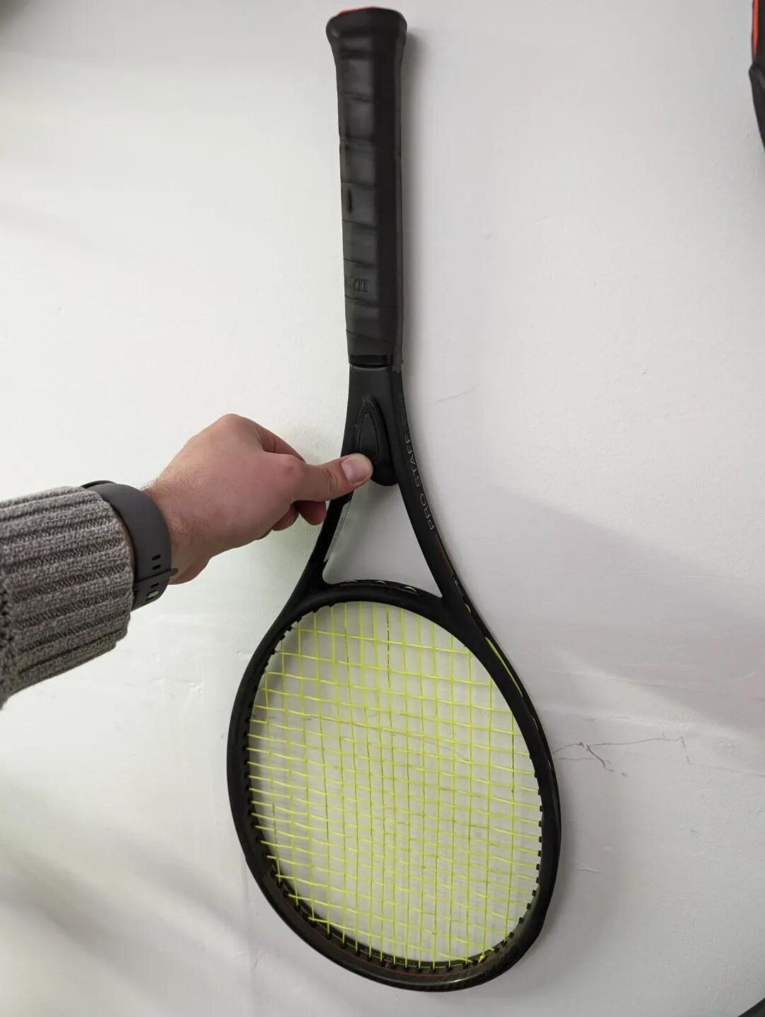 Tennis Racket Wall Mount for Single Racket, Vertical Wall Display ...
