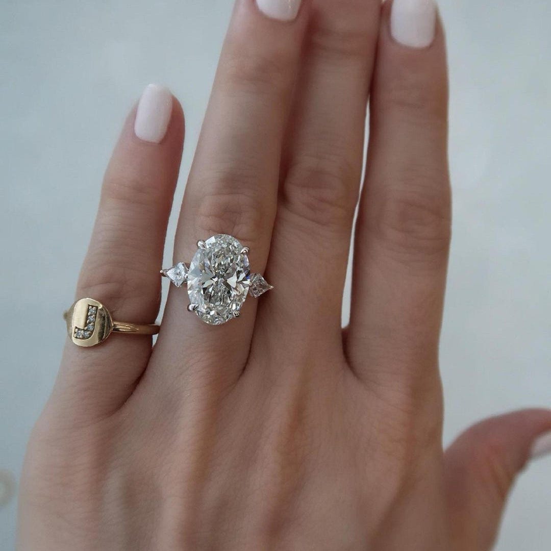 Oval and Kite Cut Moissanite Diamond Trilogy Wedding 14KT Solid Gold ...