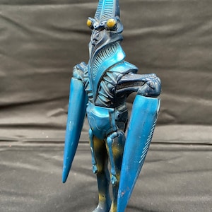 Bandai Ultraman Ultra Monster kaijū Powered Alien Baltan Soft Vinyl ...
