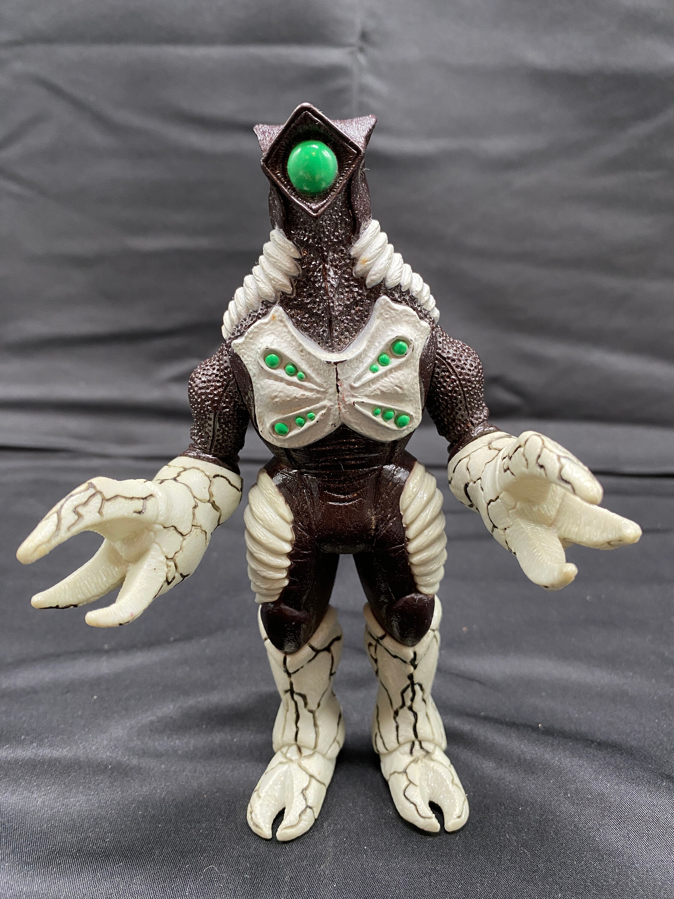 Ultraman Neos Vs Alien Zamu
