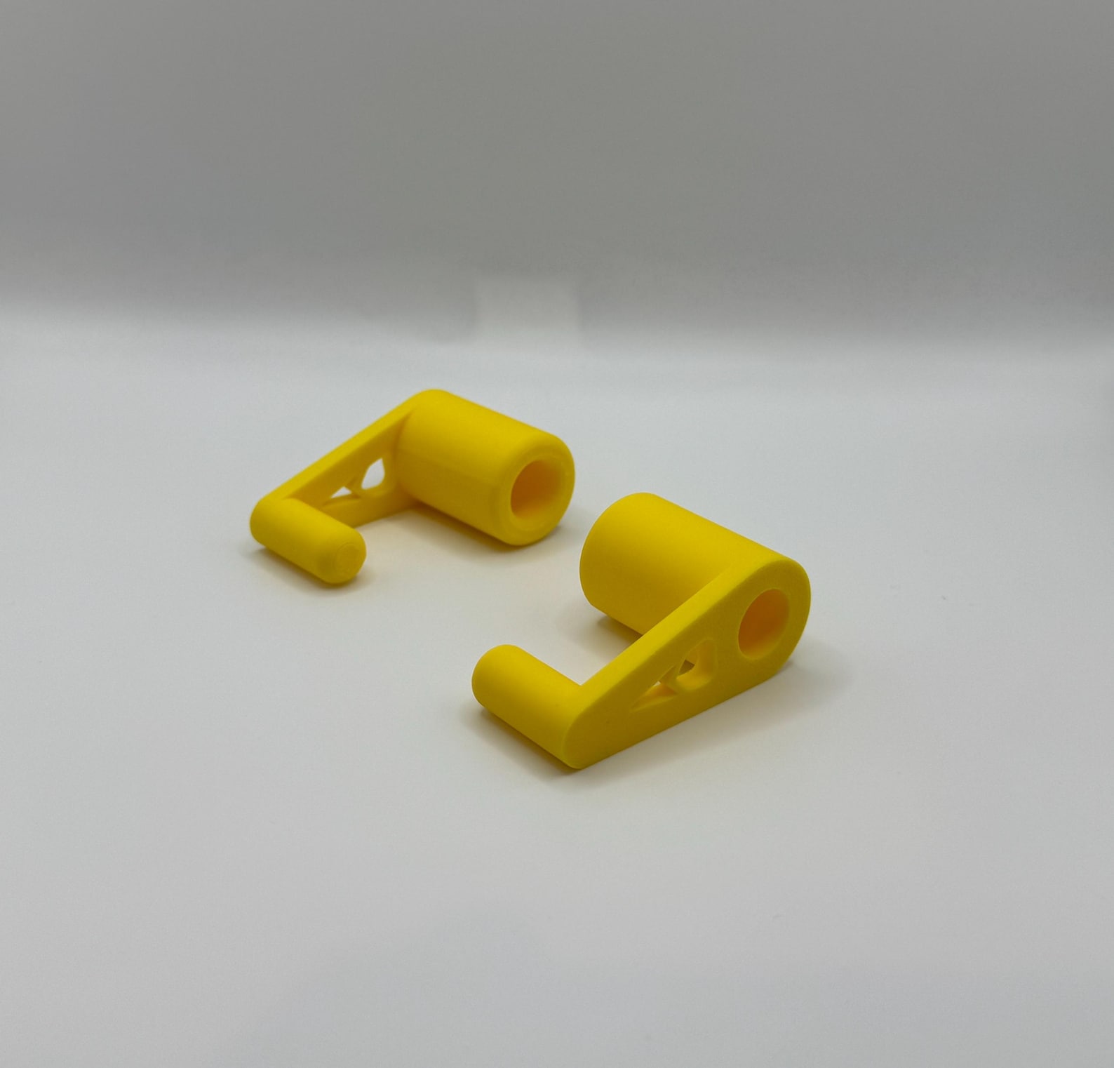 Laptop Risers / Ventilation Stands / Multiple Sizes and Colors Are ...