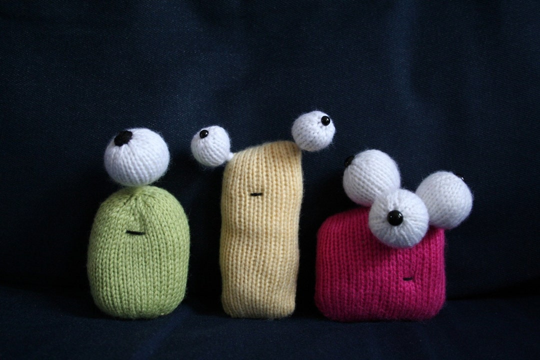 Knit Your Own Eyeball Aliens (pdf Knitting Pattern) - Etsy