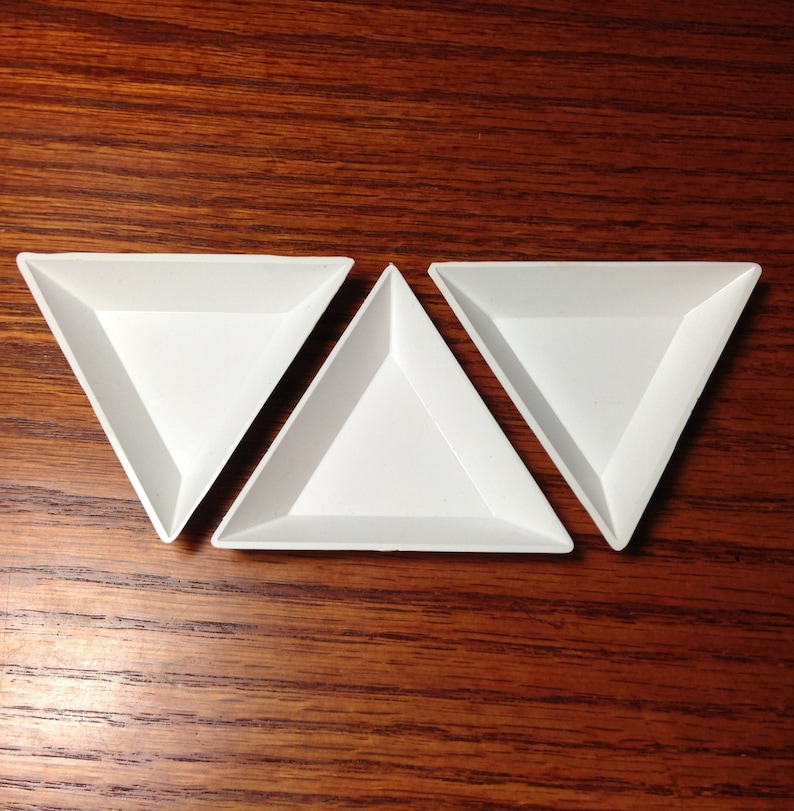 Tri-tray white plastic triangular beading trays set of 3 | Etsy
