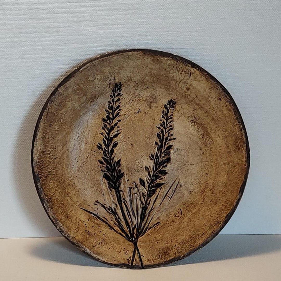 Beige Clay Plate for Home Decoration Lavender, Clay Plate Rustic ...