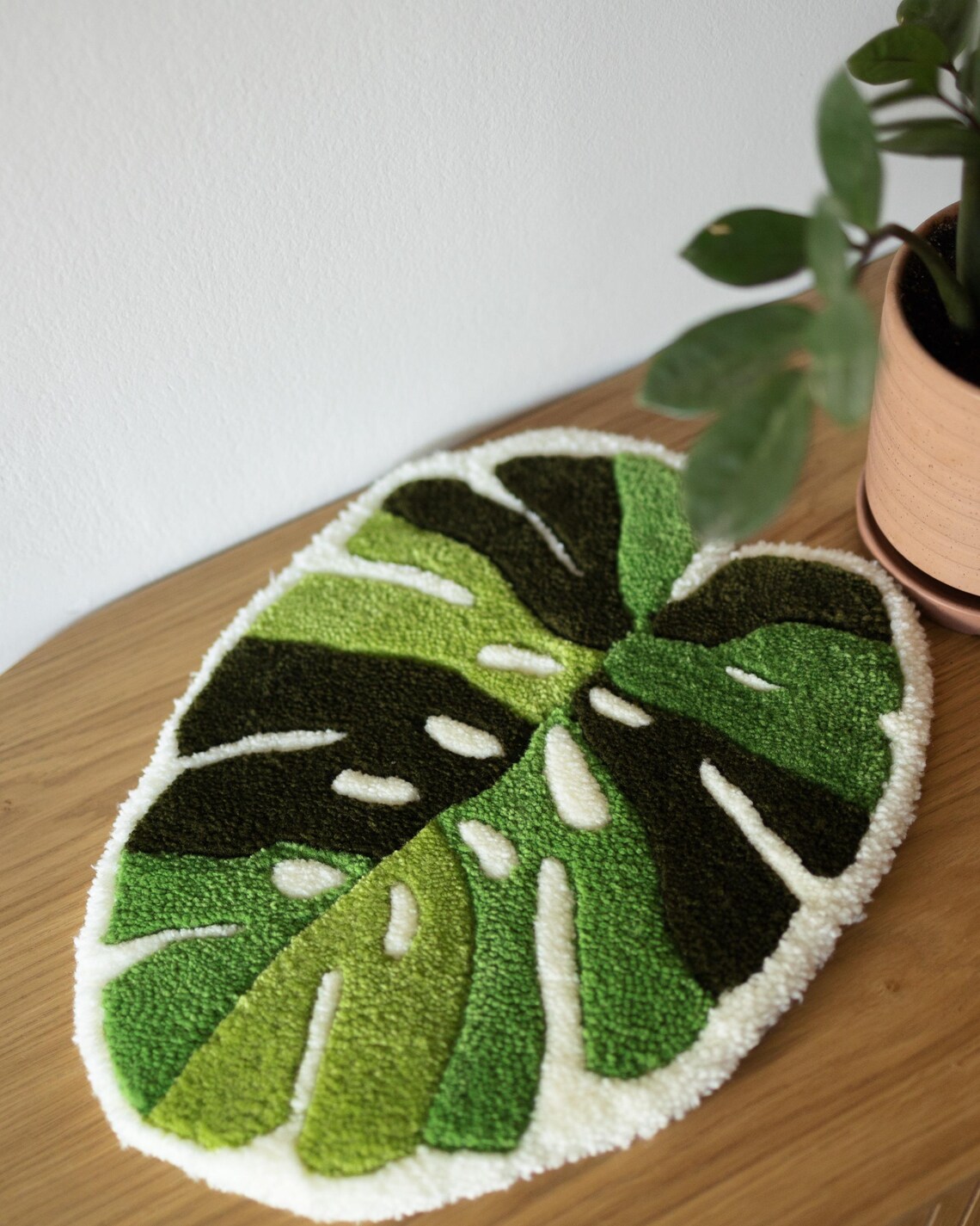 Handmade Tufted Monstera Swiss Cheese Plant Rug, Green Fluffy Floor Rug ...