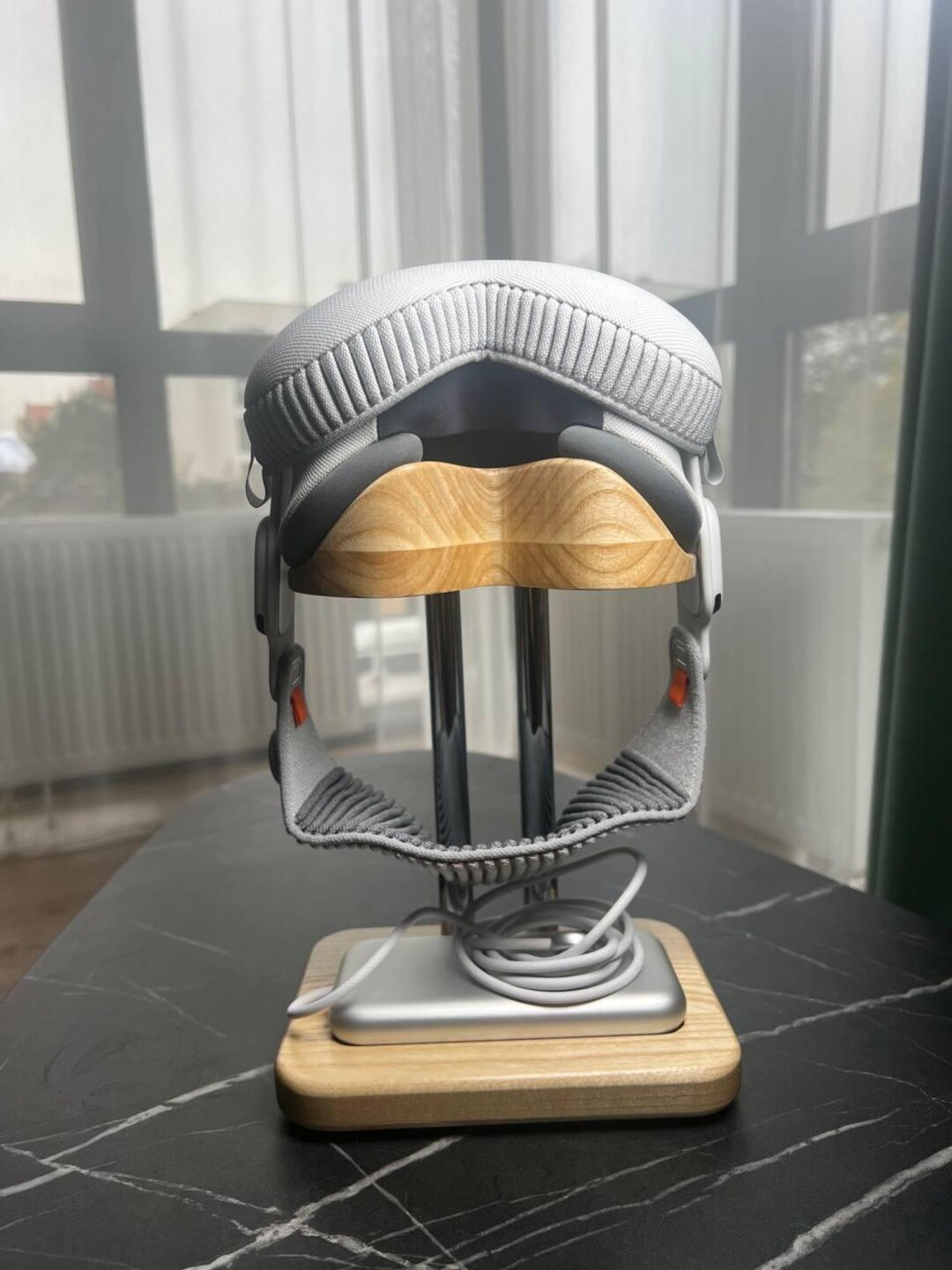 Apple Vision Pro Display Stand | Dock for Apple Vision Pro | Universal ...