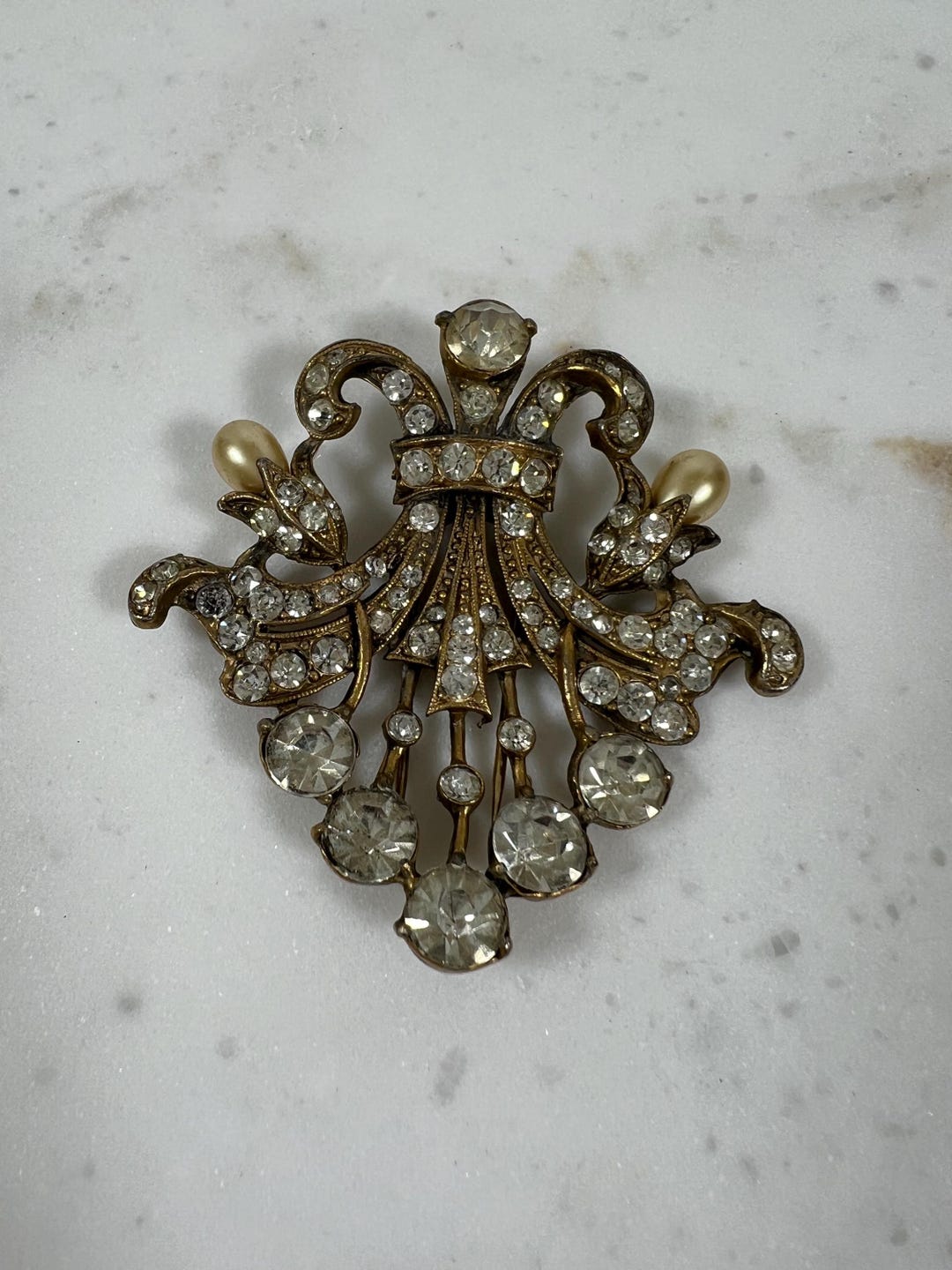 Regal Vintage Fur Clip With Rhinestones and Faux Pearls in Gold Tone ...