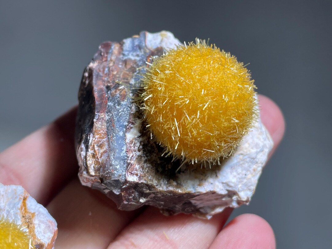 Magnesite Specimen,quartz Crystal Specimens,goethite Ball,yellow Ball ...