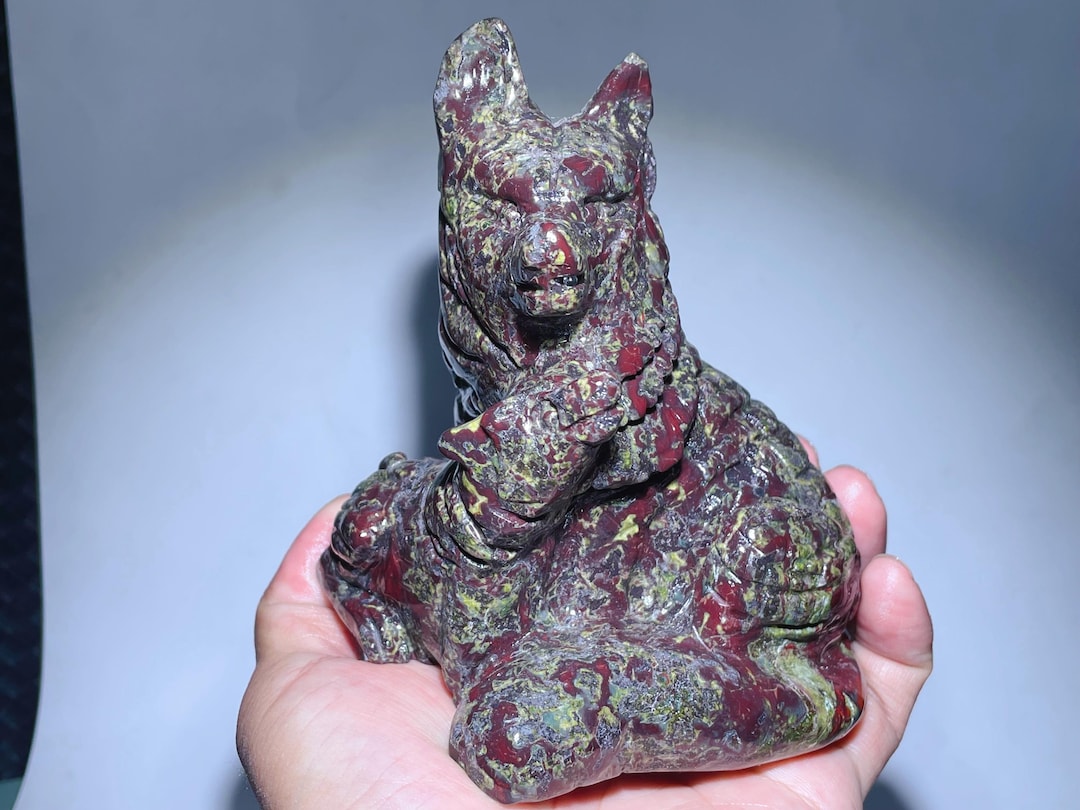 Dragon Blood Stone Wolf Skull: Hand Carved Quartz Crystal Healing Gift ...