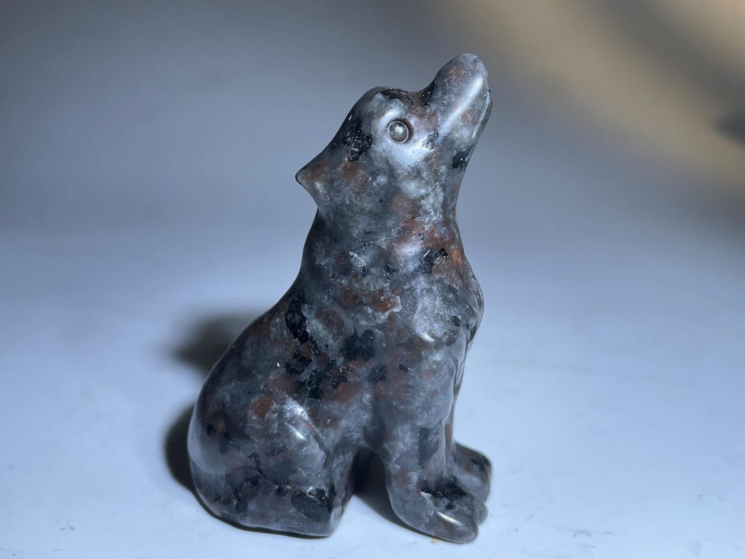 Yooperlite Wolf Skull: 2" Hand Carved Crystal Figurine - Etsy