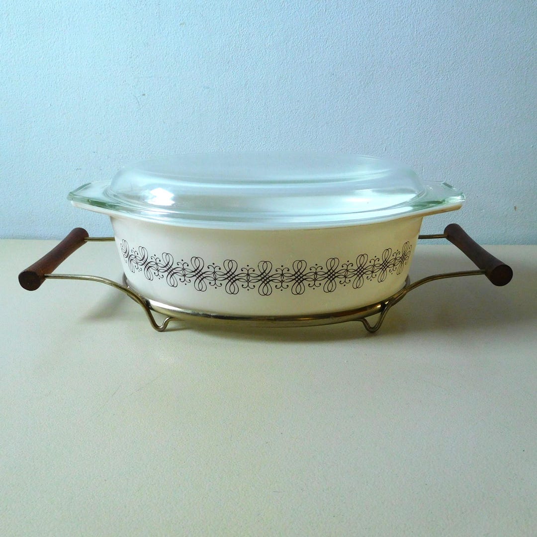 Vintage Pyrex Empire Scroll 1965 Casserole Dish With Lid and Cradle - Etsy
