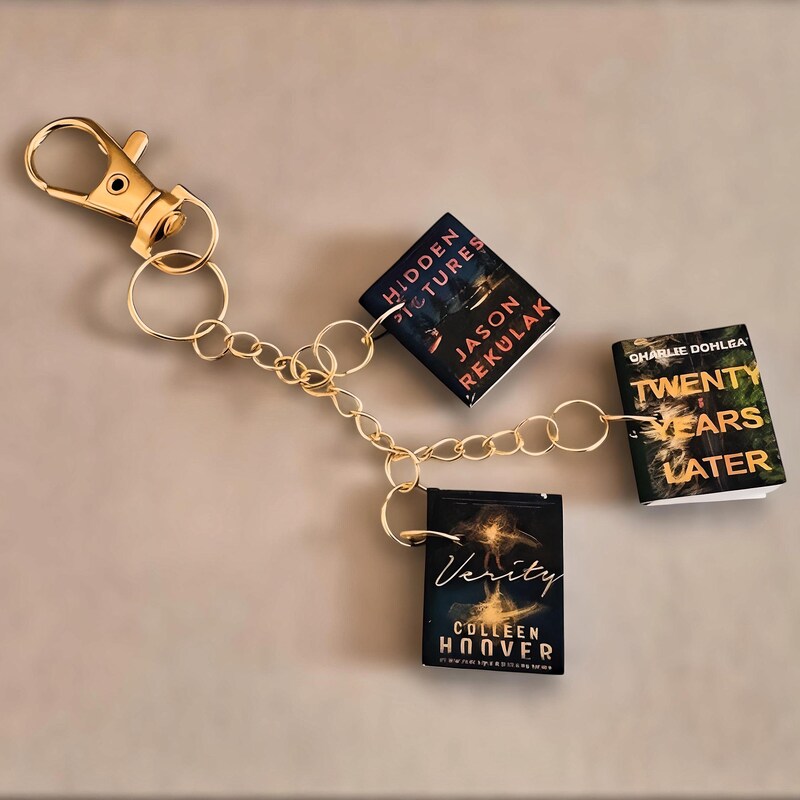 Bookish Keychain - Etsy