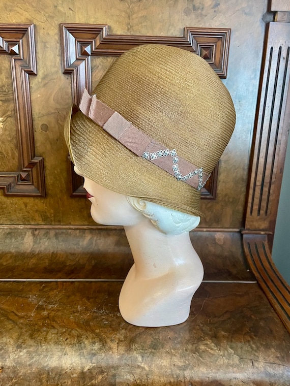 1920s golden-brown translucent straw cloche with meta… - Gem