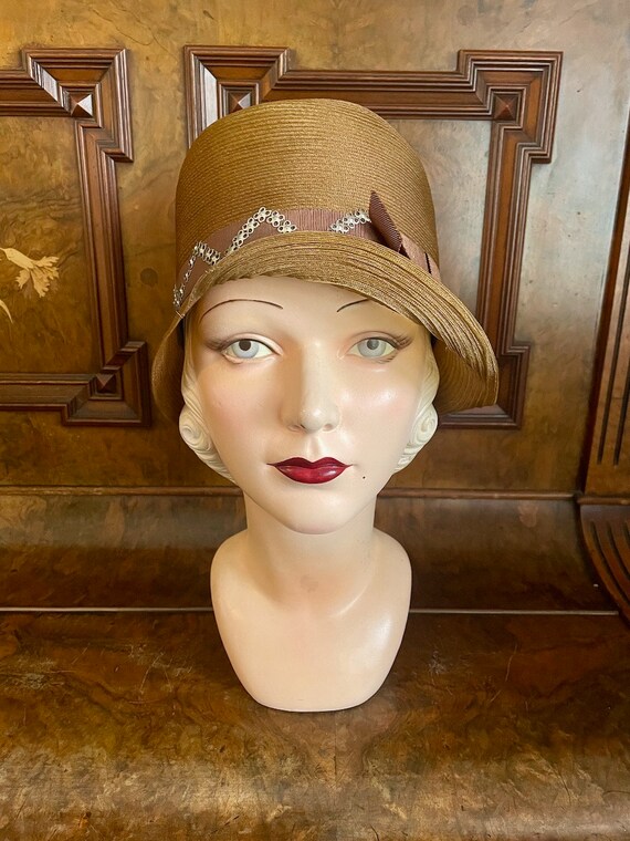 1920s golden-brown translucent straw cloche with meta… - Gem