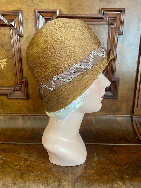 1920s golden-brown translucent straw cloche with meta… - Gem