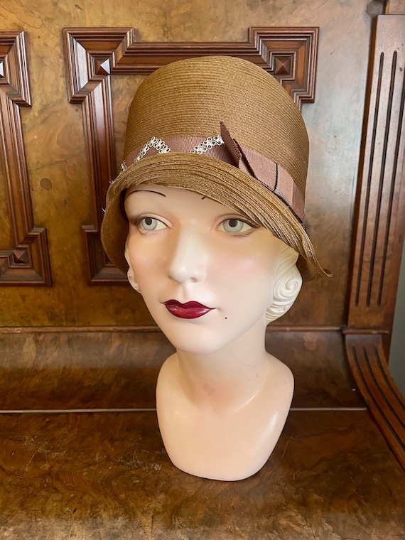 1920s golden-brown translucent straw cloche with meta… - Gem