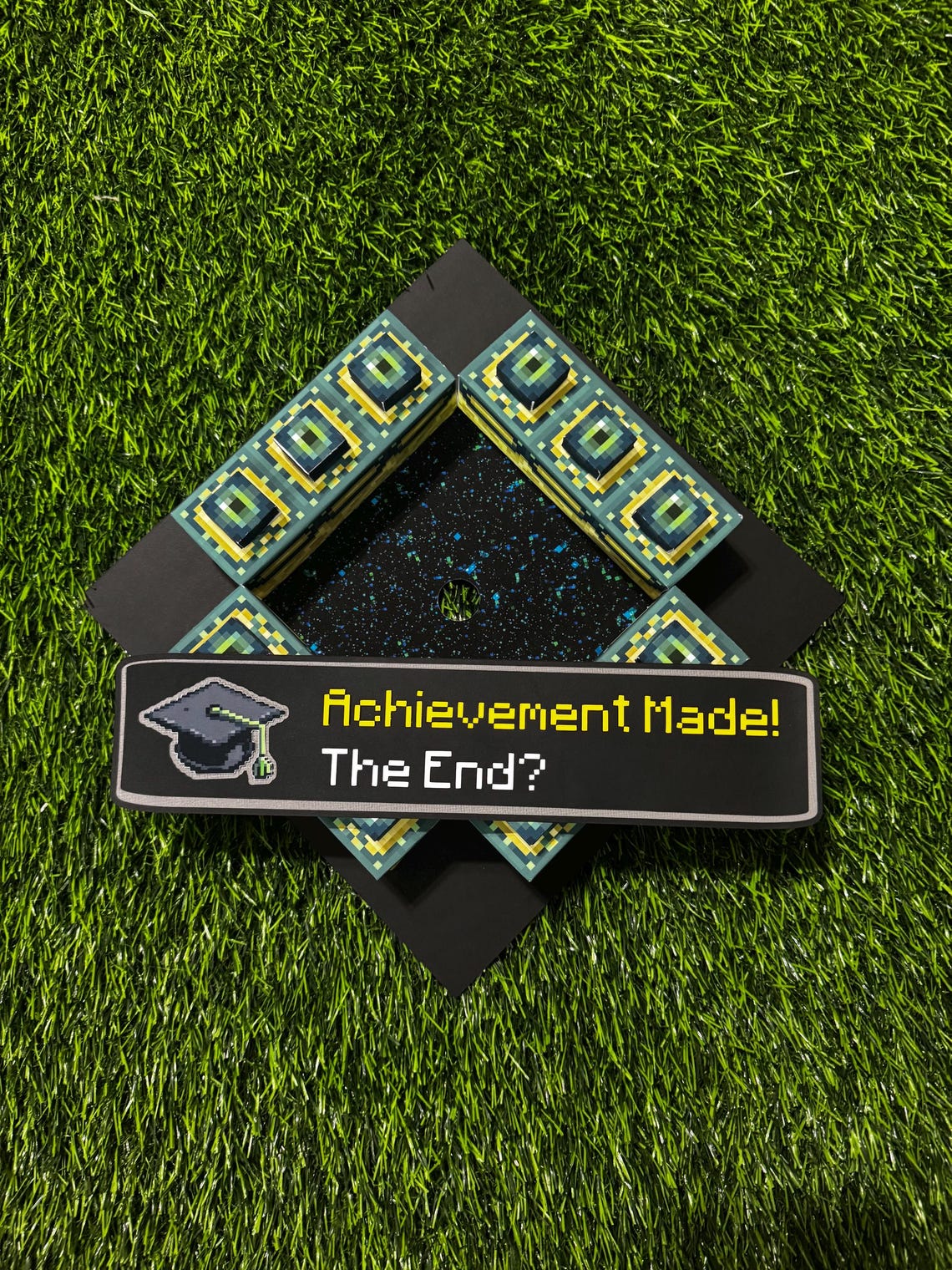 Minecraft End Portal Graduation Cap Topper – 3D Pixel Art - Etsy