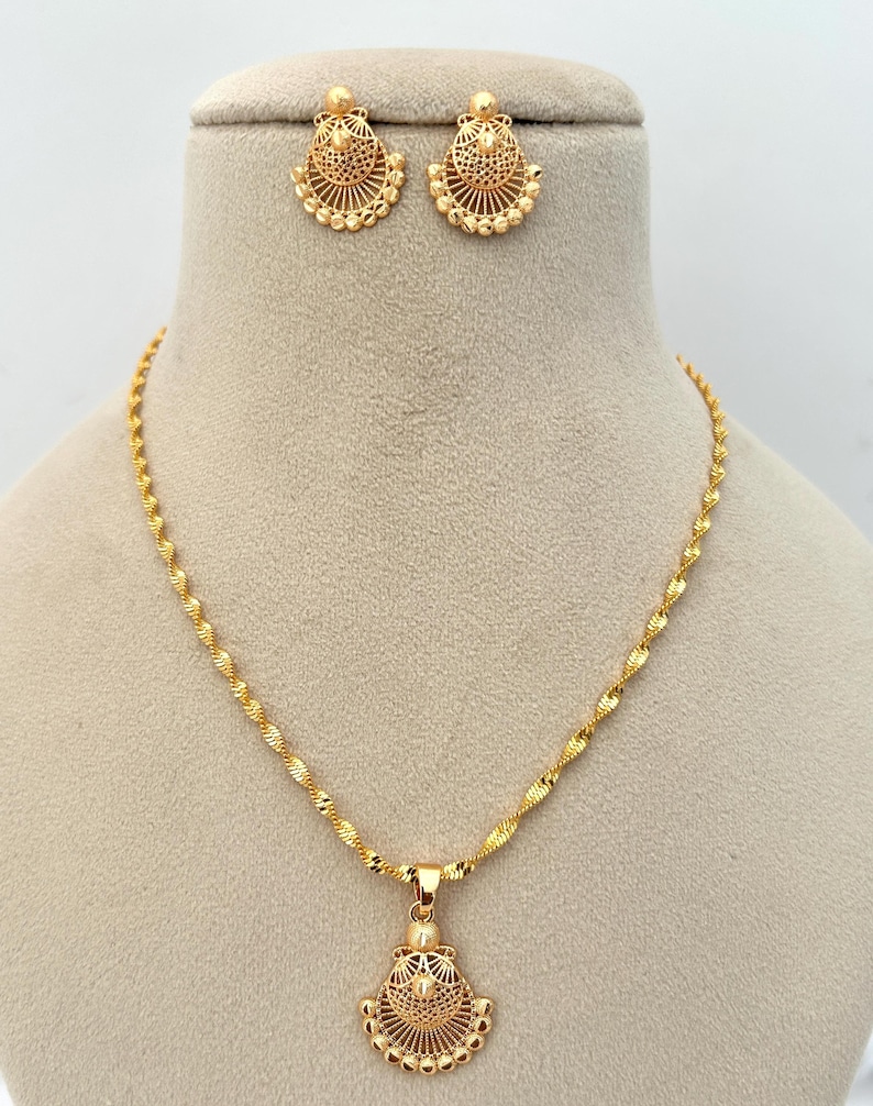 Gold Plated Dubai V Pendant & Light Weighted Earrings: Daily Wear ...