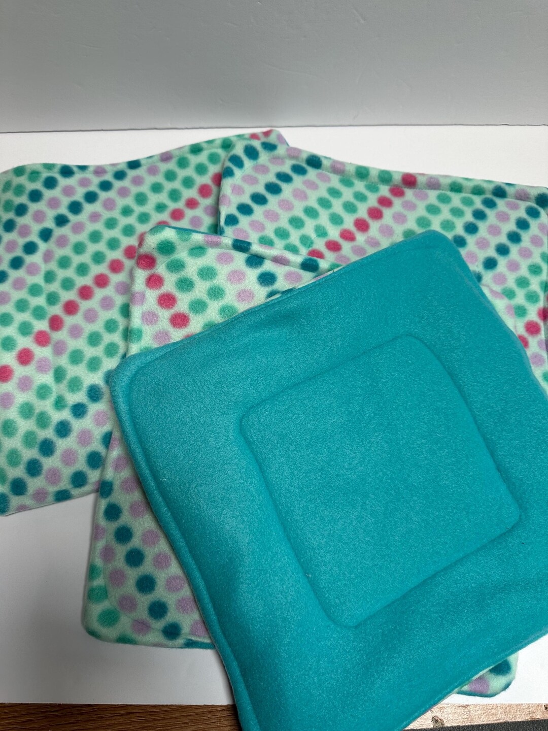Potty Drip Pads, 12 Inch Guinea Pig, Set of 4 Absorbent, Teal Dots ...