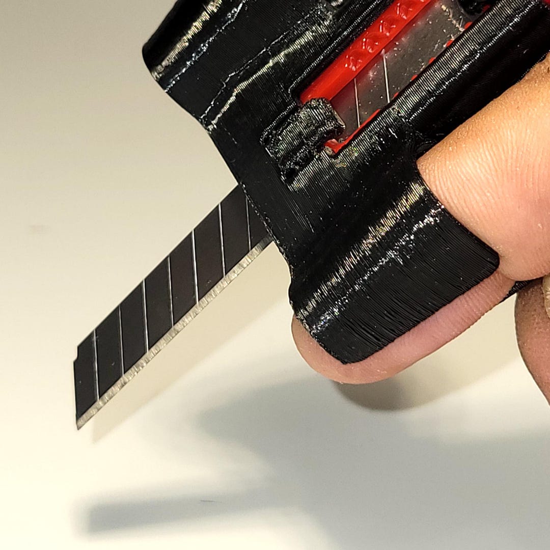 Retractable Razor Blade Knife Holder for Straight Clean Cuts FINGER ...