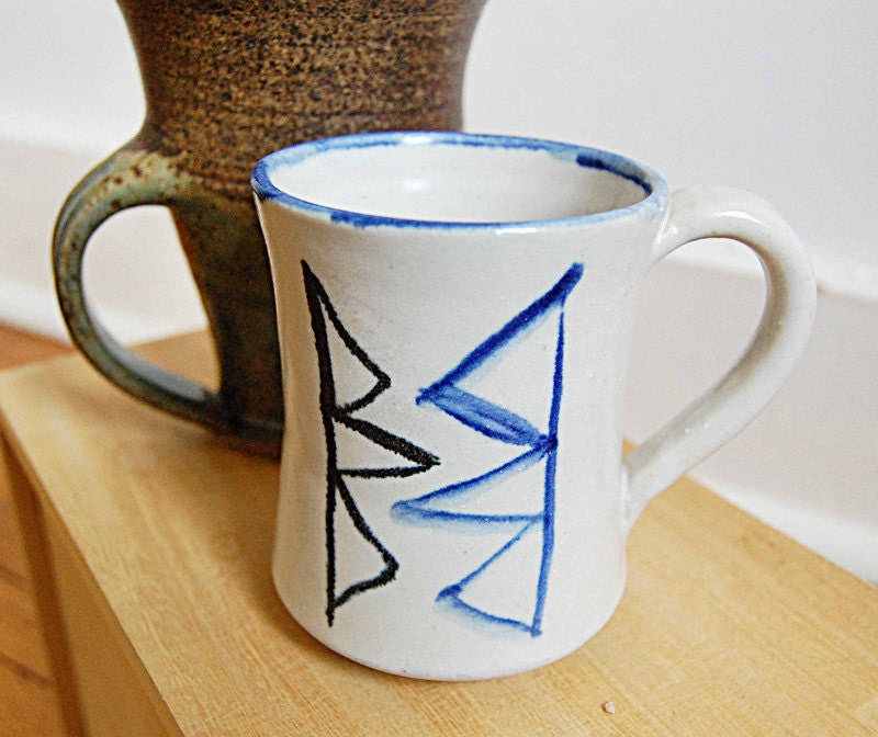 Handmade Pair of Ceramic Mugs or Cups With Geometric Triangle - Etsy
