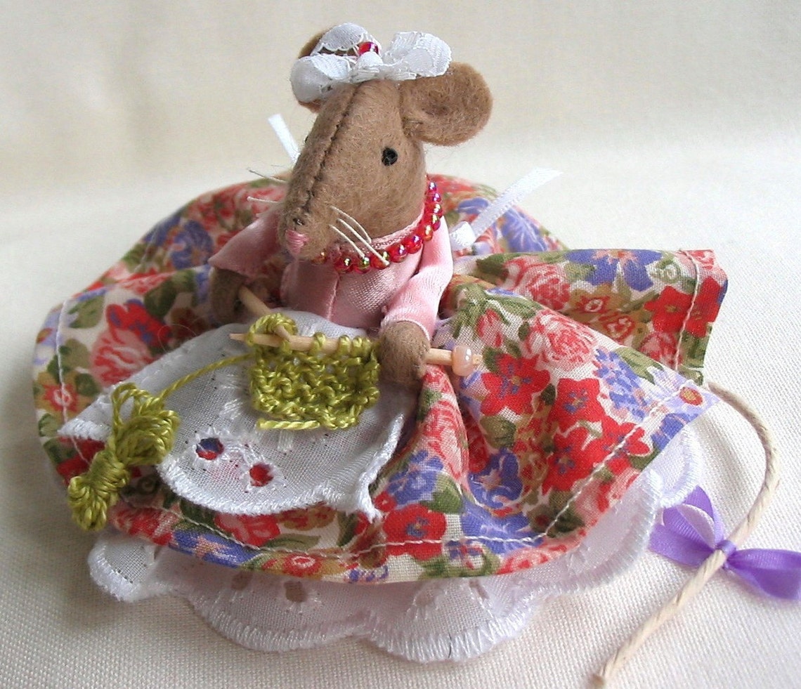 Little Miss Mouse 2" (5cm) - Mouse Sewing Pattern - Felt Mouse - Hand ...