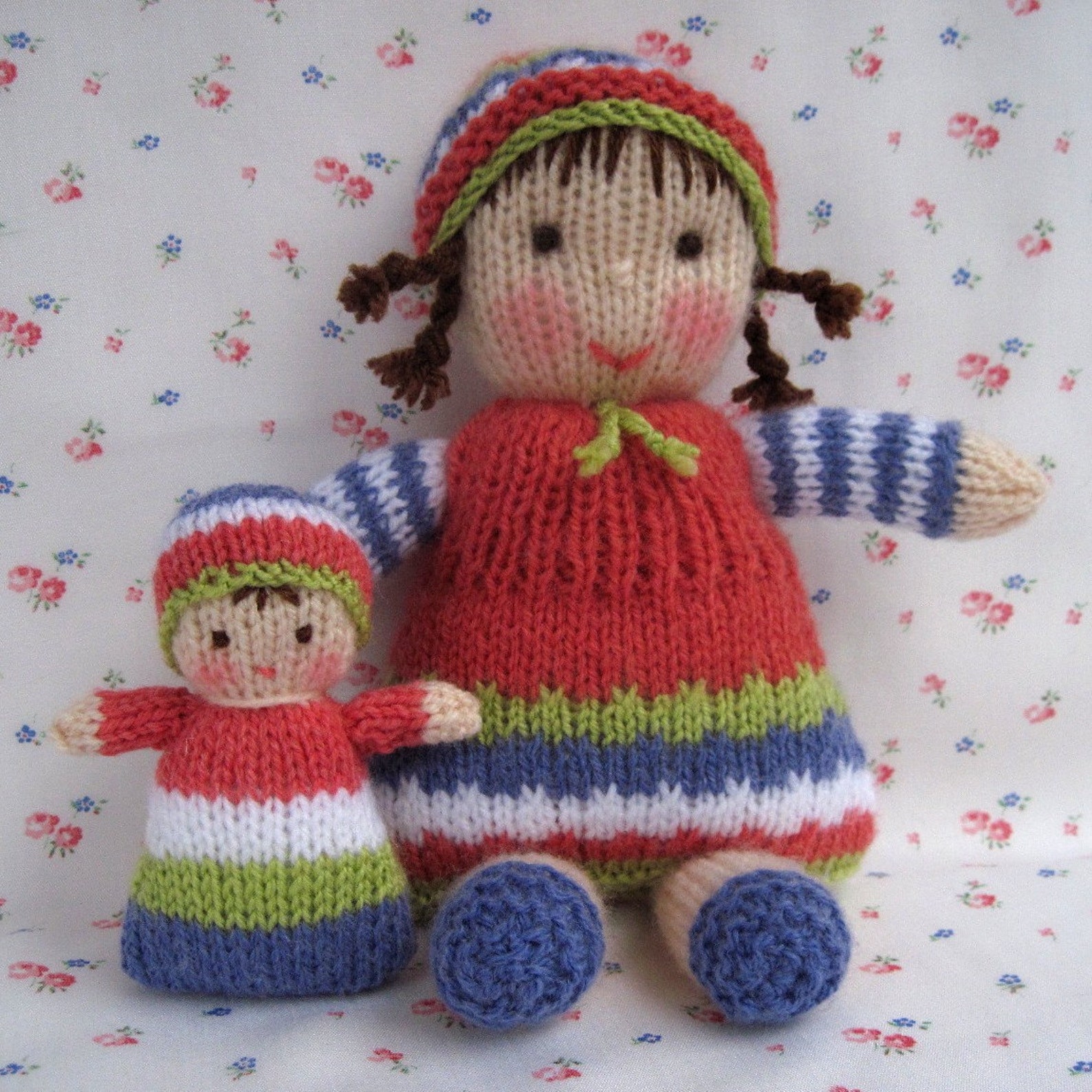 Lindy Lou 10" (25cm) Plus Little Doll - Knitted Flat on 2 Needles - DK ...