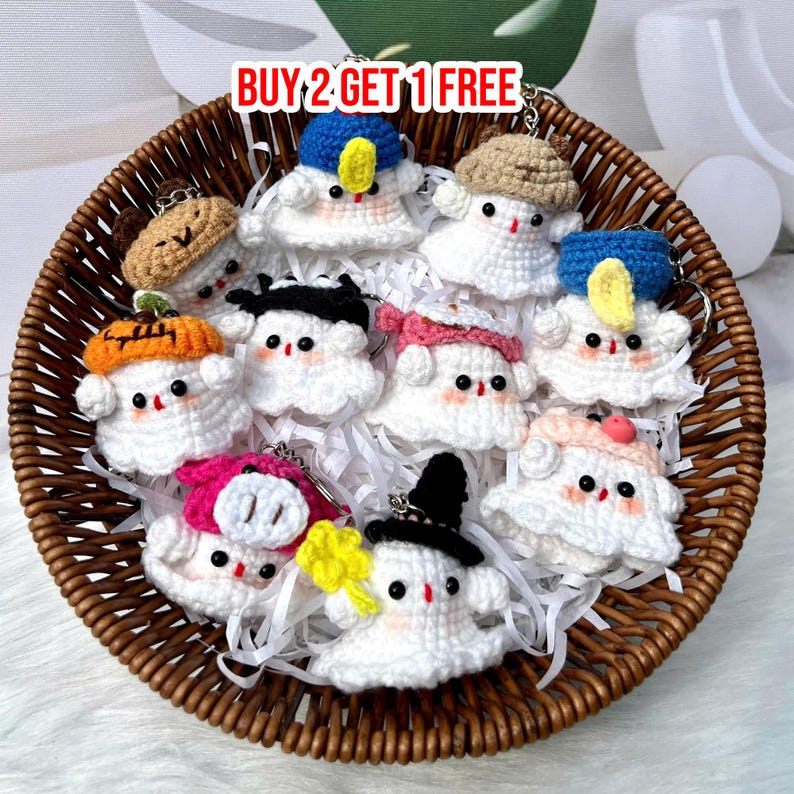 Crochet Ghost Keychain: Halloween Amigurumi Bag Charm With Costume Hat ...