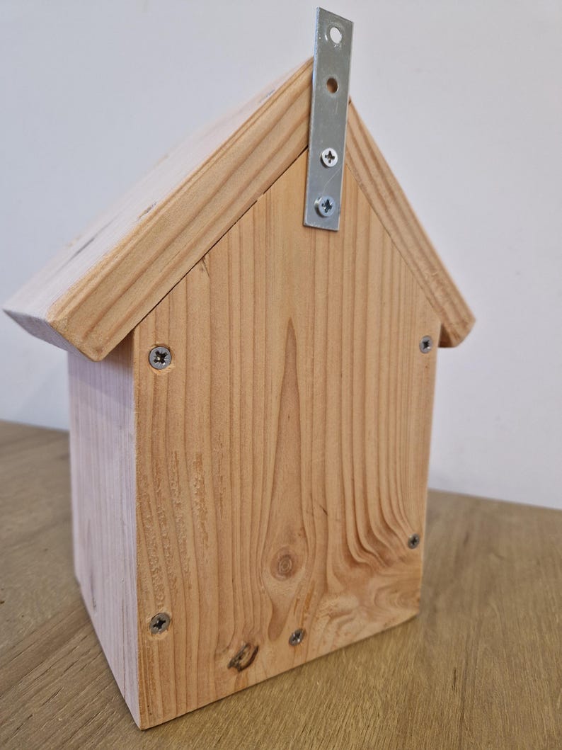 Premium Rustic Bird Nest Box - Durable LARCH Wood With Beautiful Apex ...