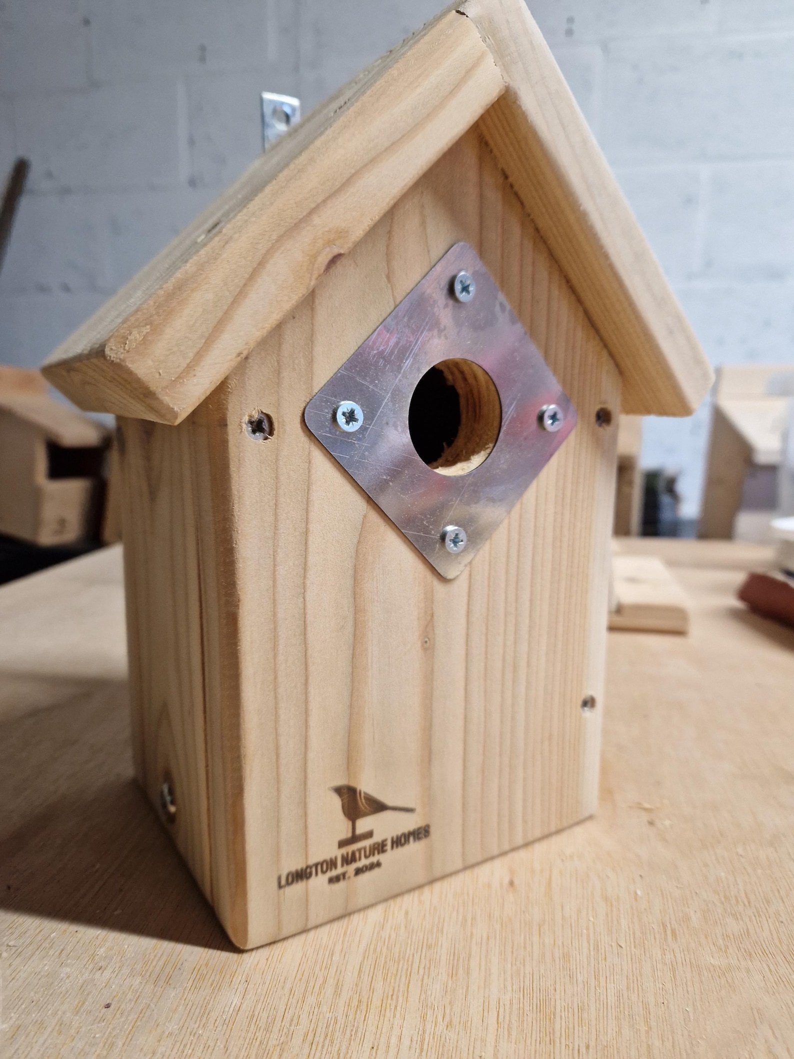 Premium Rustic Bird Nest Box - Durable LARCH Wood With Beautiful Apex ...