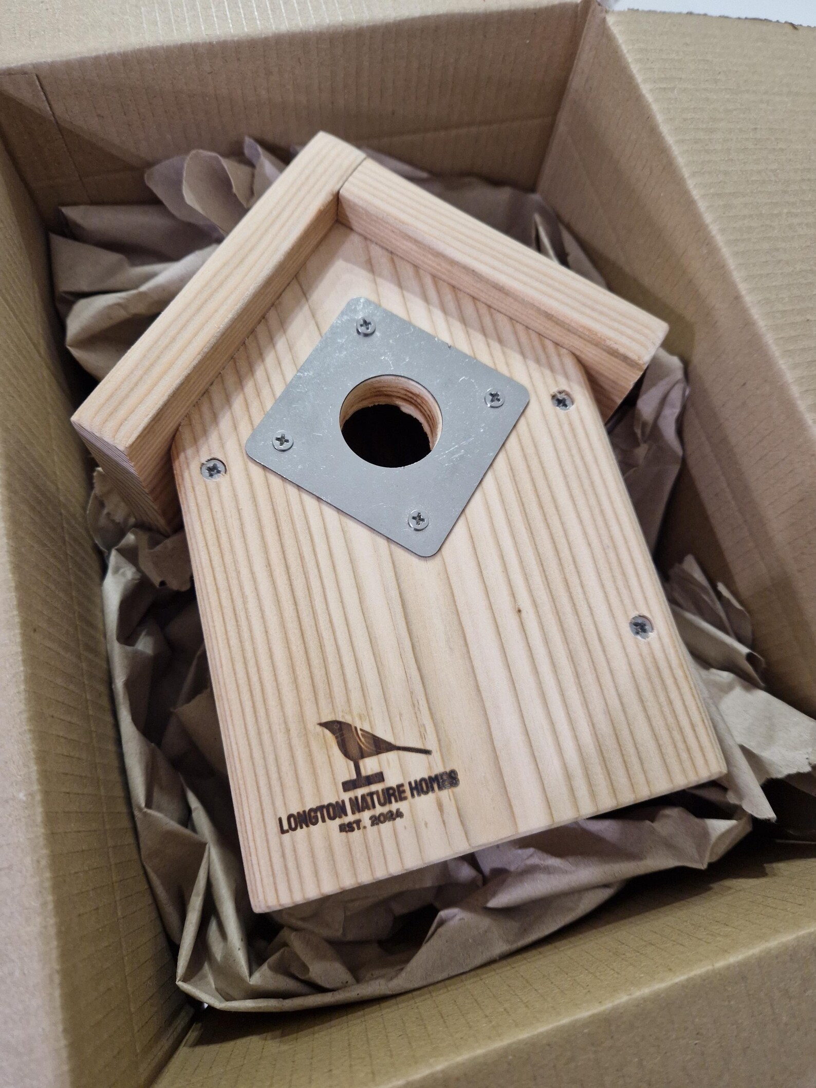 Premium Rustic Bird Nest Box - Durable LARCH Wood With Beautiful Apex ...
