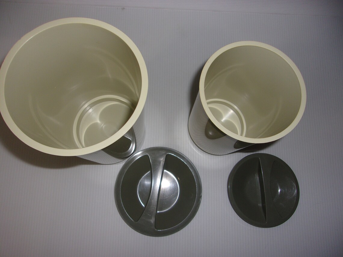 Pair of Vintage 1970's Plastic Nesting Containers - Kitchen Accessories ...