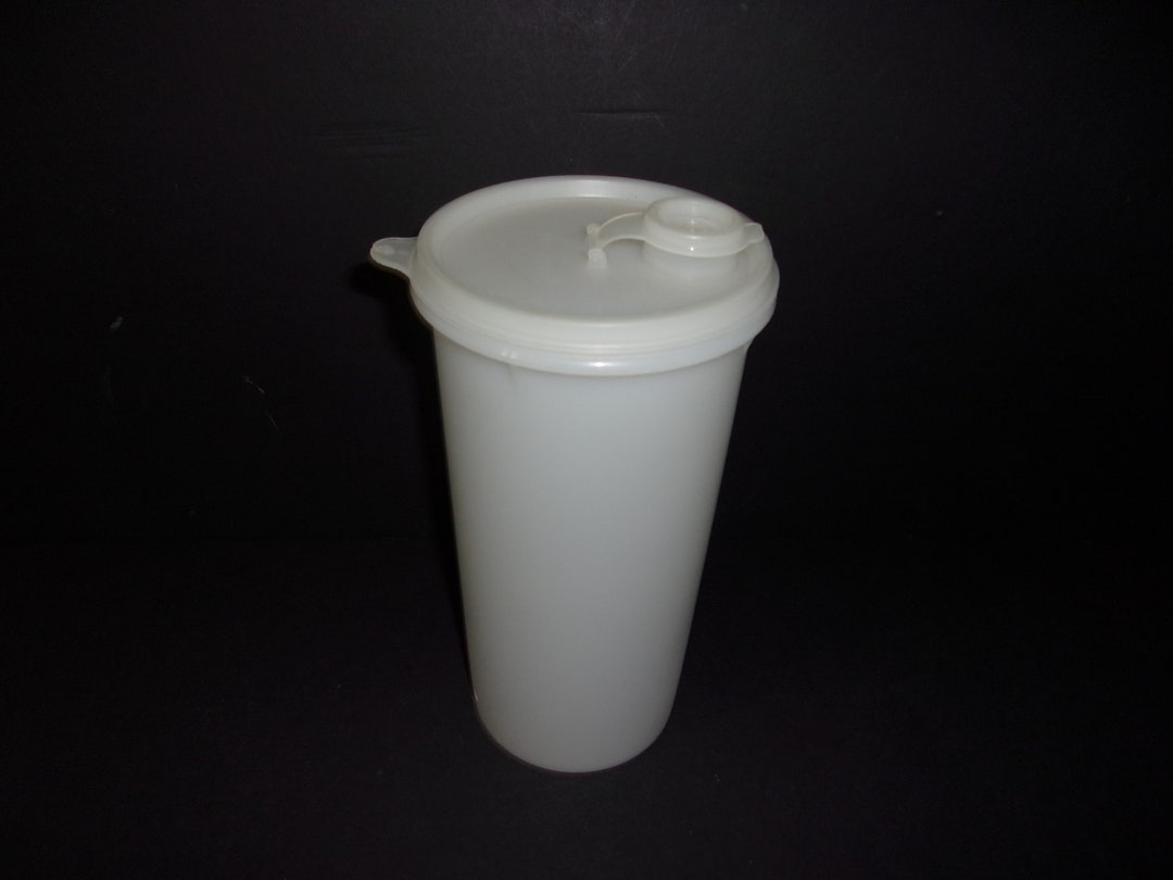 Vintage 1970s 80s Tupperware White Plastic Pitcher W/ Tupperseal Lid ...