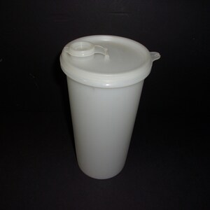 Vintage 1970s 80s Tupperware White Plastic Pitcher W/ Tupperseal Lid ...