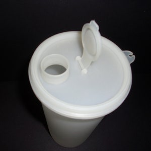 Vintage 1970s 80s Tupperware White Plastic Pitcher W/ Tupperseal Lid ...