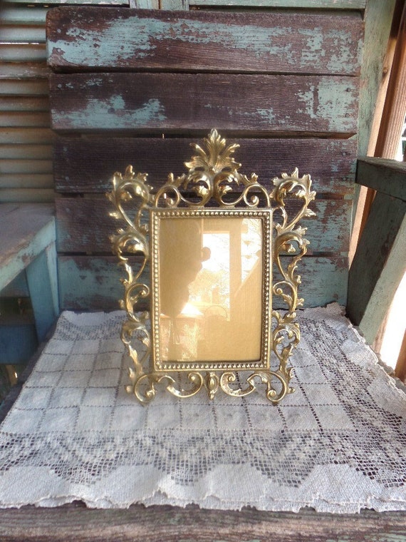Vintage Leaf Frame