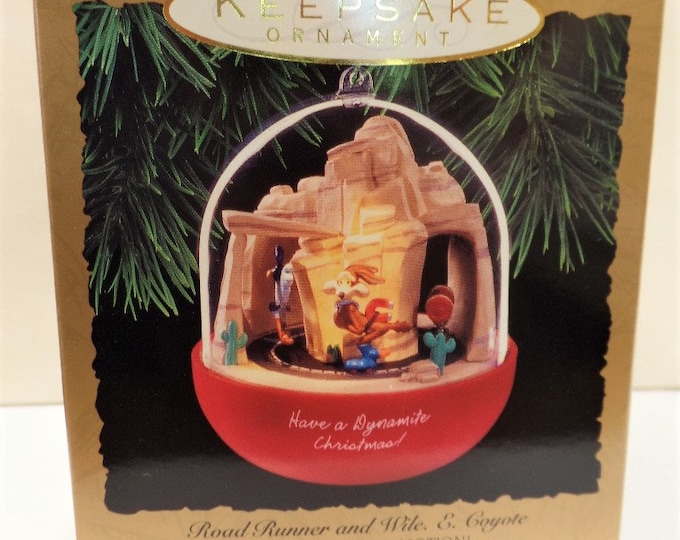 Hallmark Road Runner and Wile E. Coyote Magic Christmas Ornament 1993 ...
