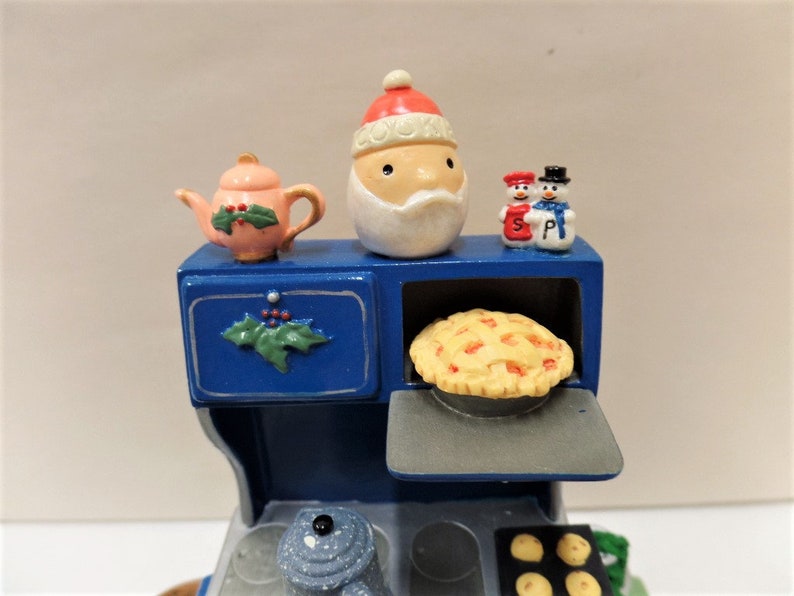 Hallmark Christmas Eve Bake off Keepsake Ornament With Display Piece ...