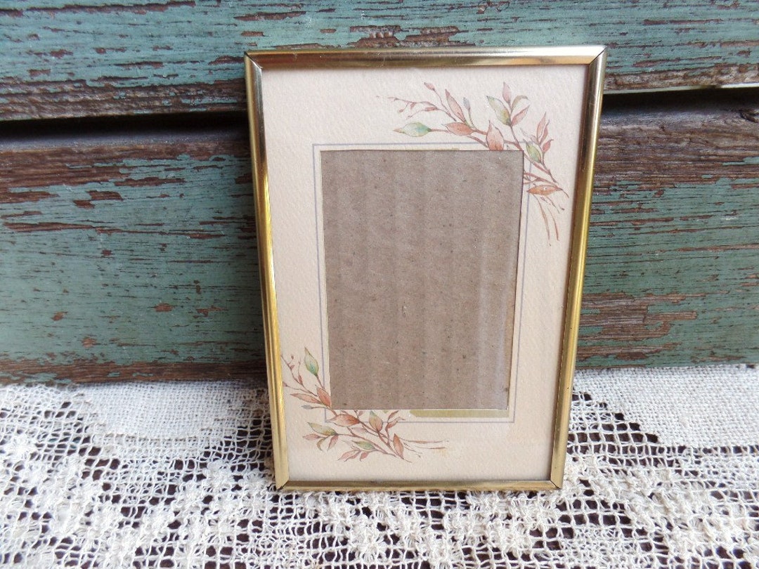 Vintage Small Hallmark Matted Picture Frame With Floral Design Photo ...