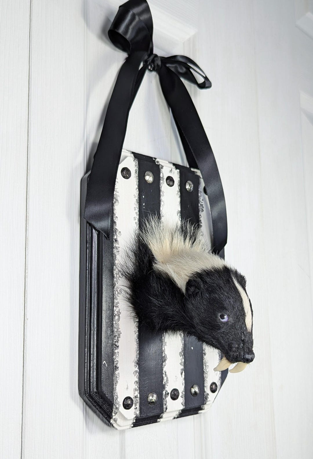 Fanged Skunk Taxidermy Head Mount - Etsy