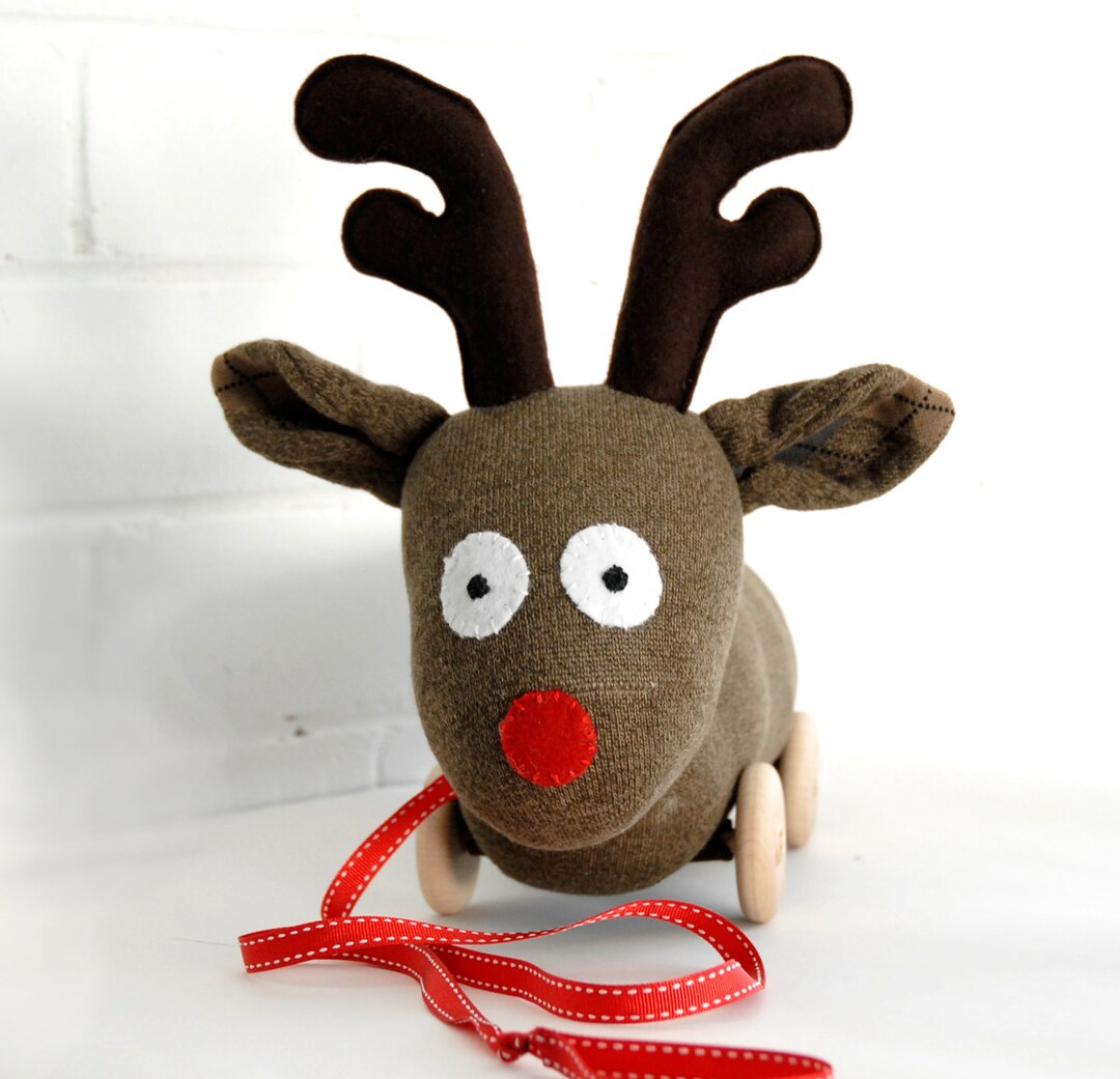 Rudolph Pull-along Reindeer (PDF Pattern) - Etsy