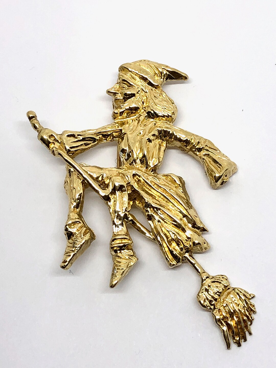Witch Brooch,pin, 14K Solid Yellow Gold, Halloween, Witch Flying on ...