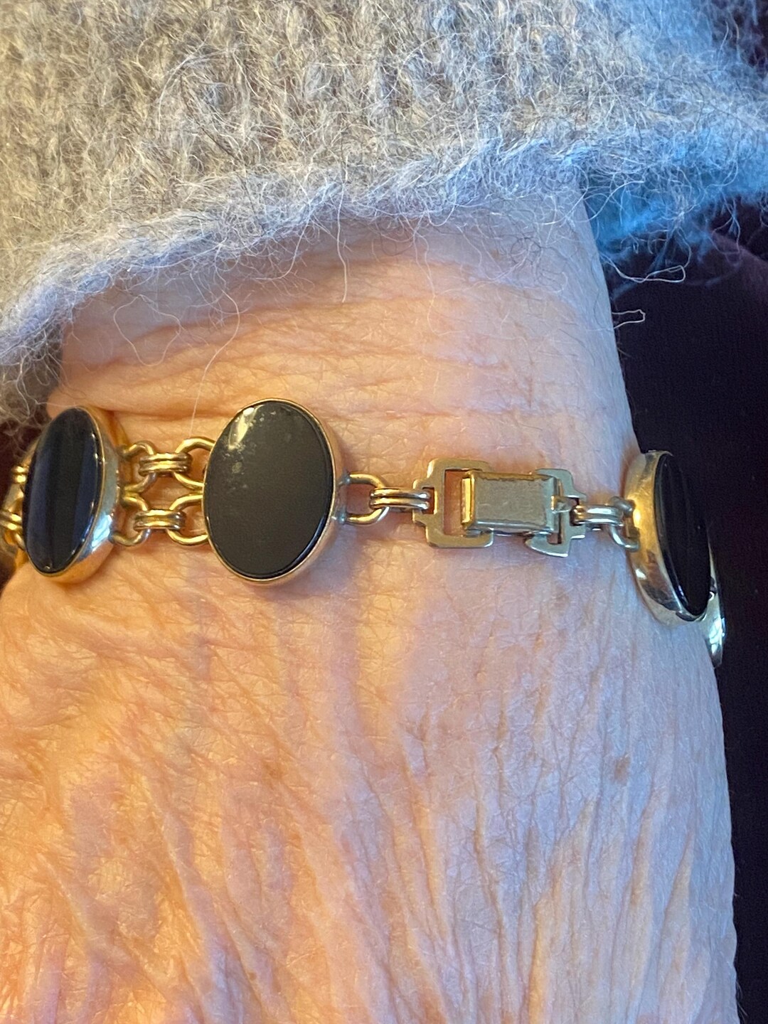 Black Onyx. W.E. Richards Co. Circa 1950. Vintage in Excellent ...