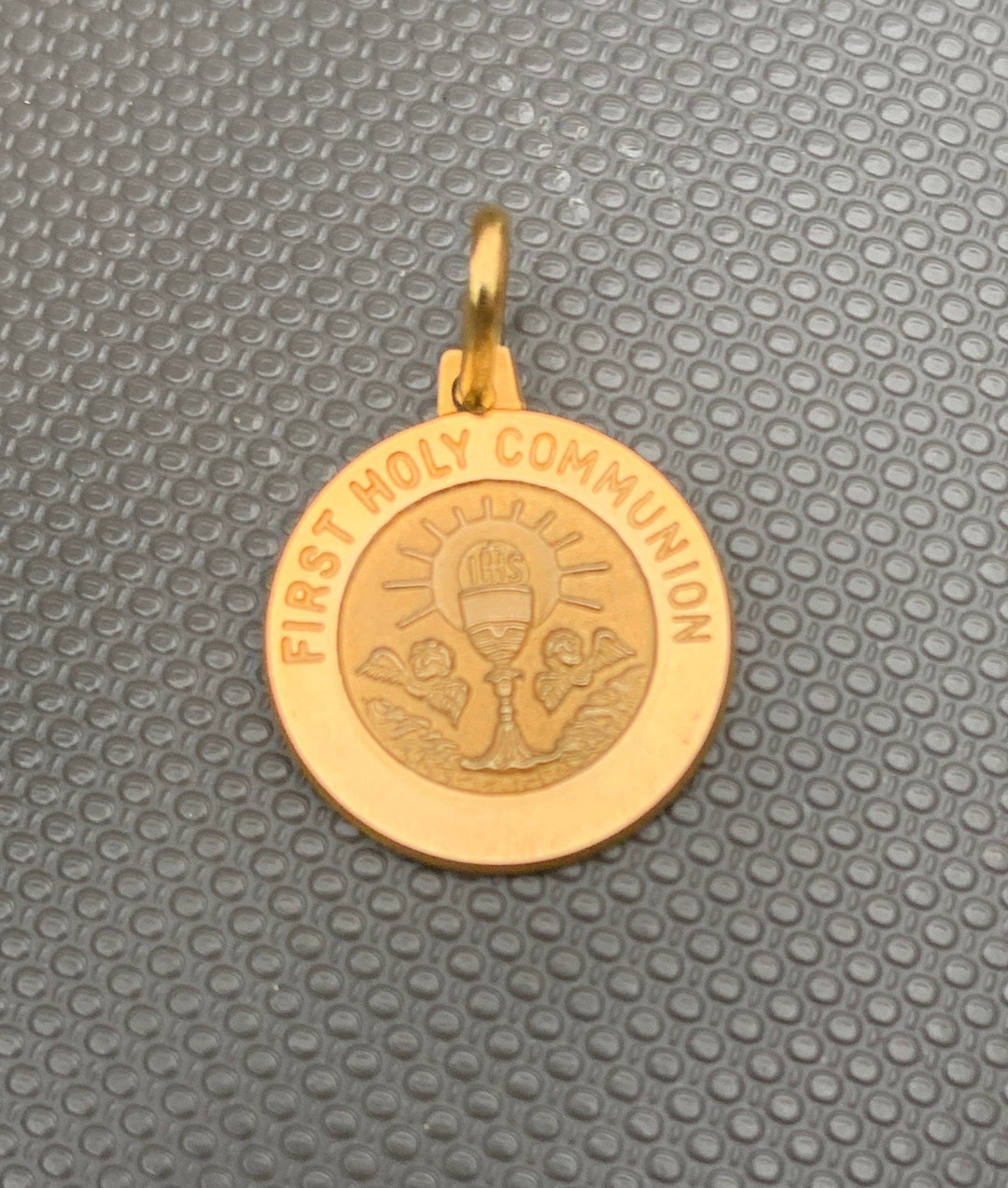 GX 14kt Yellow Gold First Holy Communion Charm. Dime Size, Vintage ...