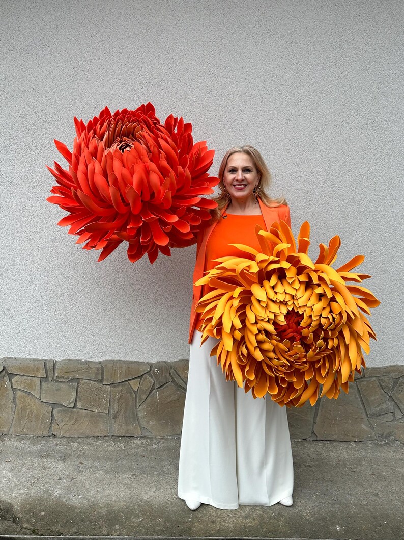 Oversized Flower. Extra Large Chrysanthemums. Luxury Wedding Floral ...