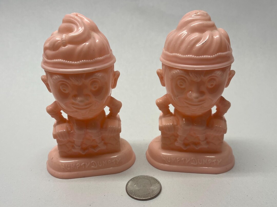 Vintage Pink Plastic Humpty Dumpty Salt and Pepper Shakers - Etsy