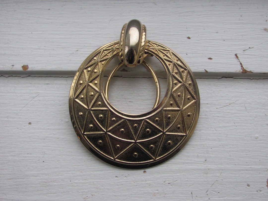 Vintage Gold Tone Scarf Ring Round With Texture, Triangles, Shinty Dots ...