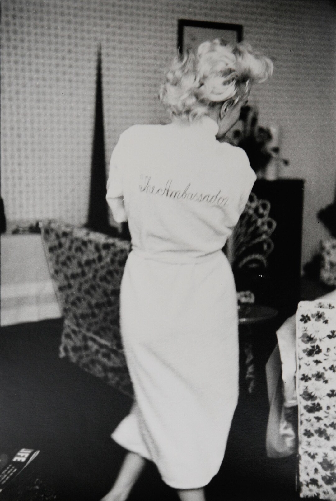 Marilyn Monroe 1955 Silver Gelatin Print – Iconic Ambassador Hotel Robe ...